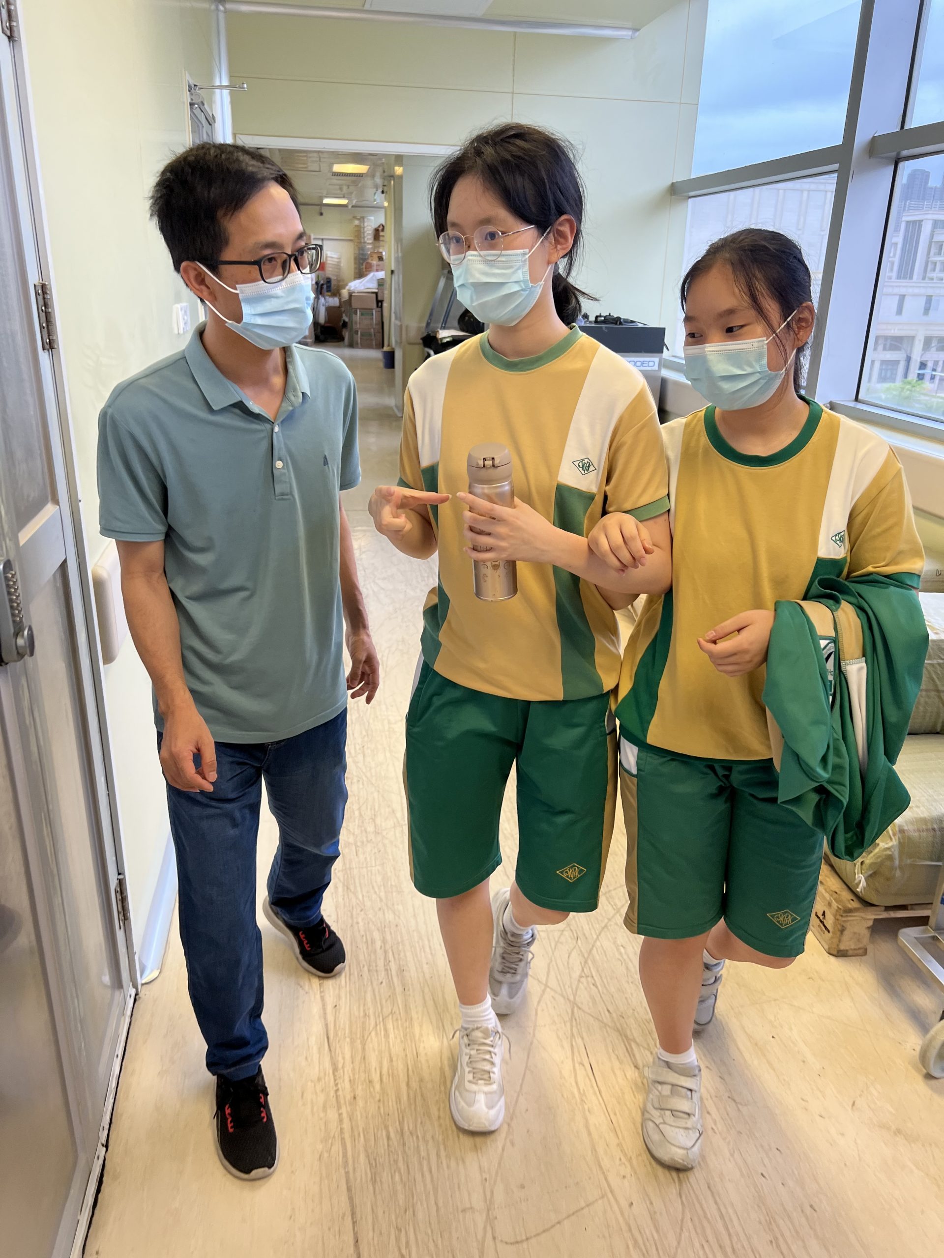 A visit to FHS to bring high school students of Chan Sui Ki Perpetual ...